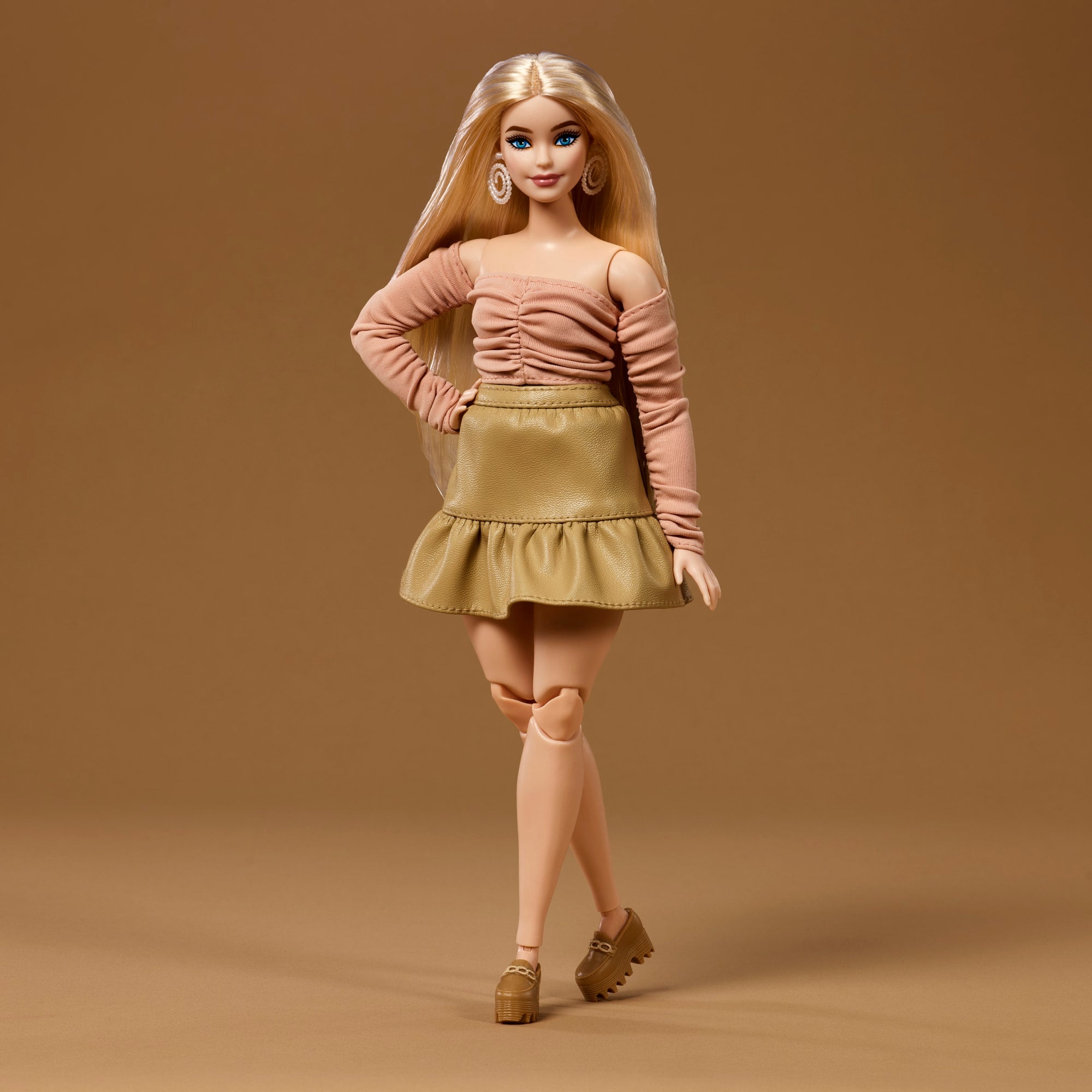Barbie You Create Barbie Basics Neutral Kit 003, individuell ...