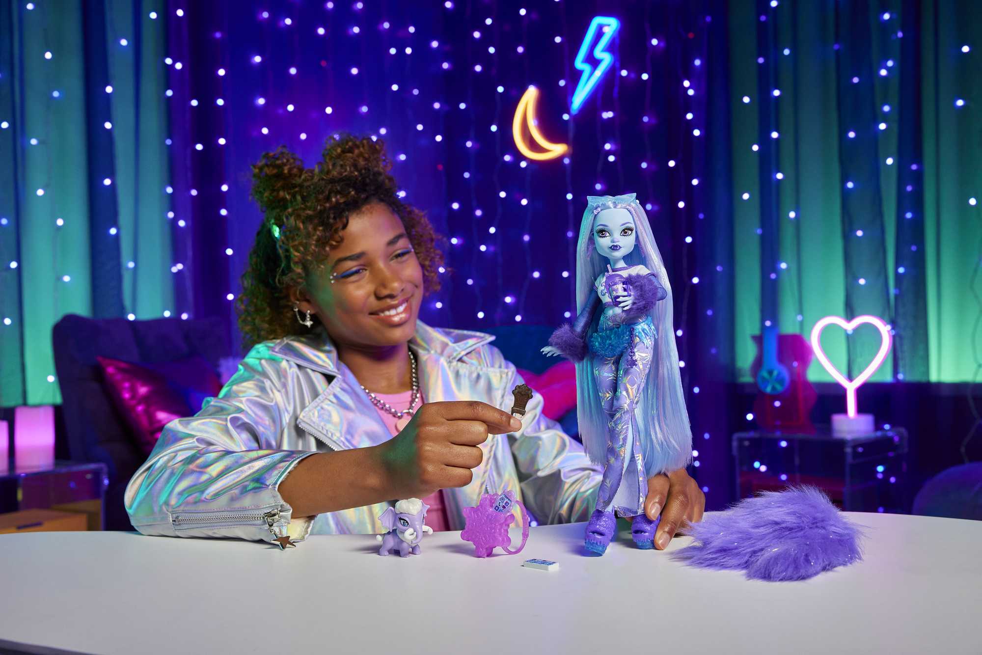 Monster High Doll, Abbey Bominable Yeti Fashion Doll With Accessories ...