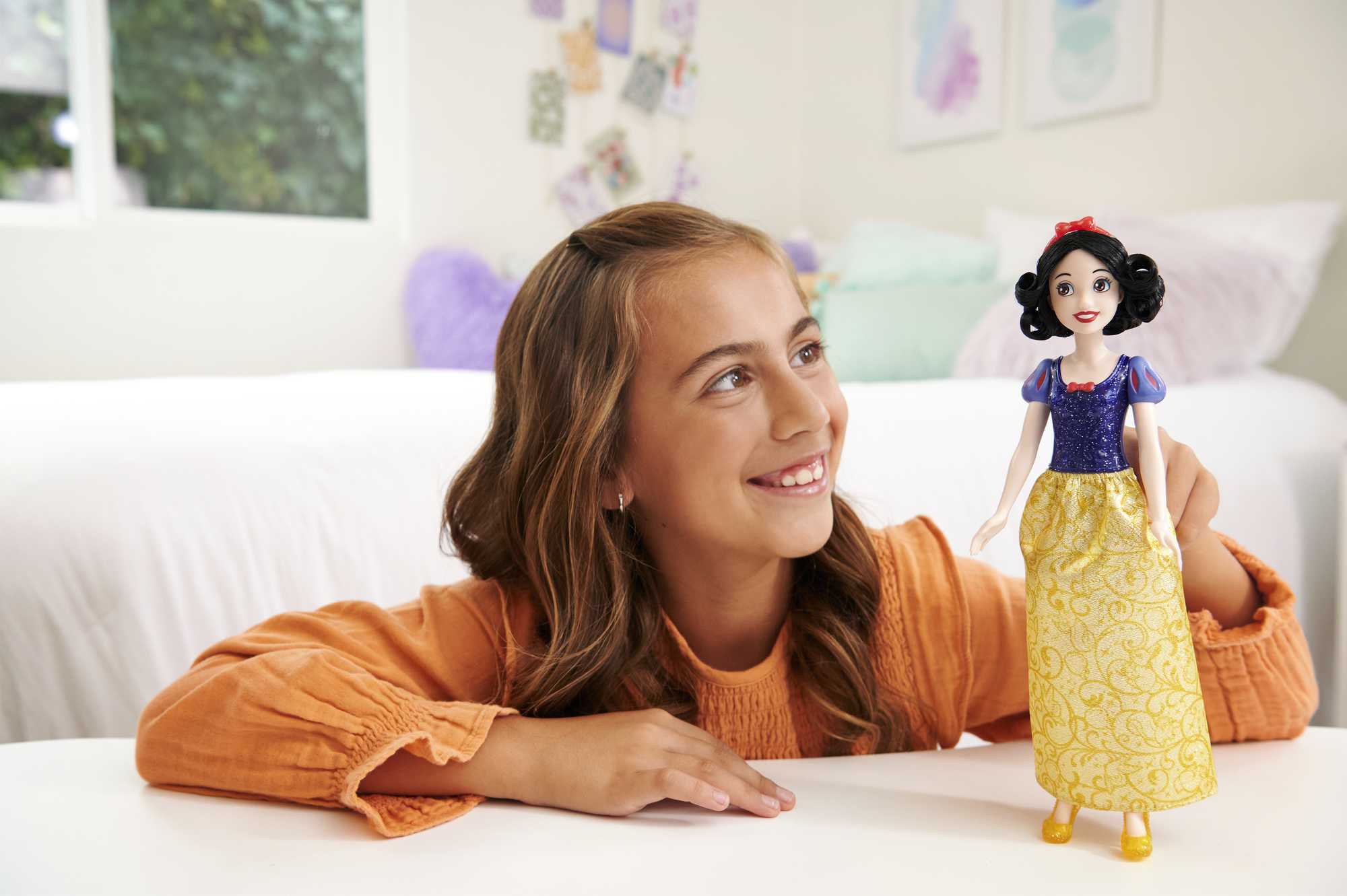 Disney Princess Snow White Doll | HLW08 | MATTEL