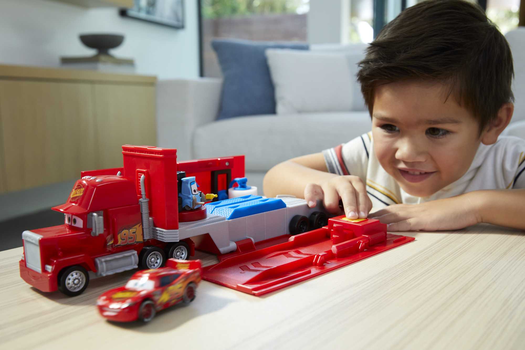 Disney Pixar Cars Mack Trasportatore Trasformabile | HDC75 | MATTEL